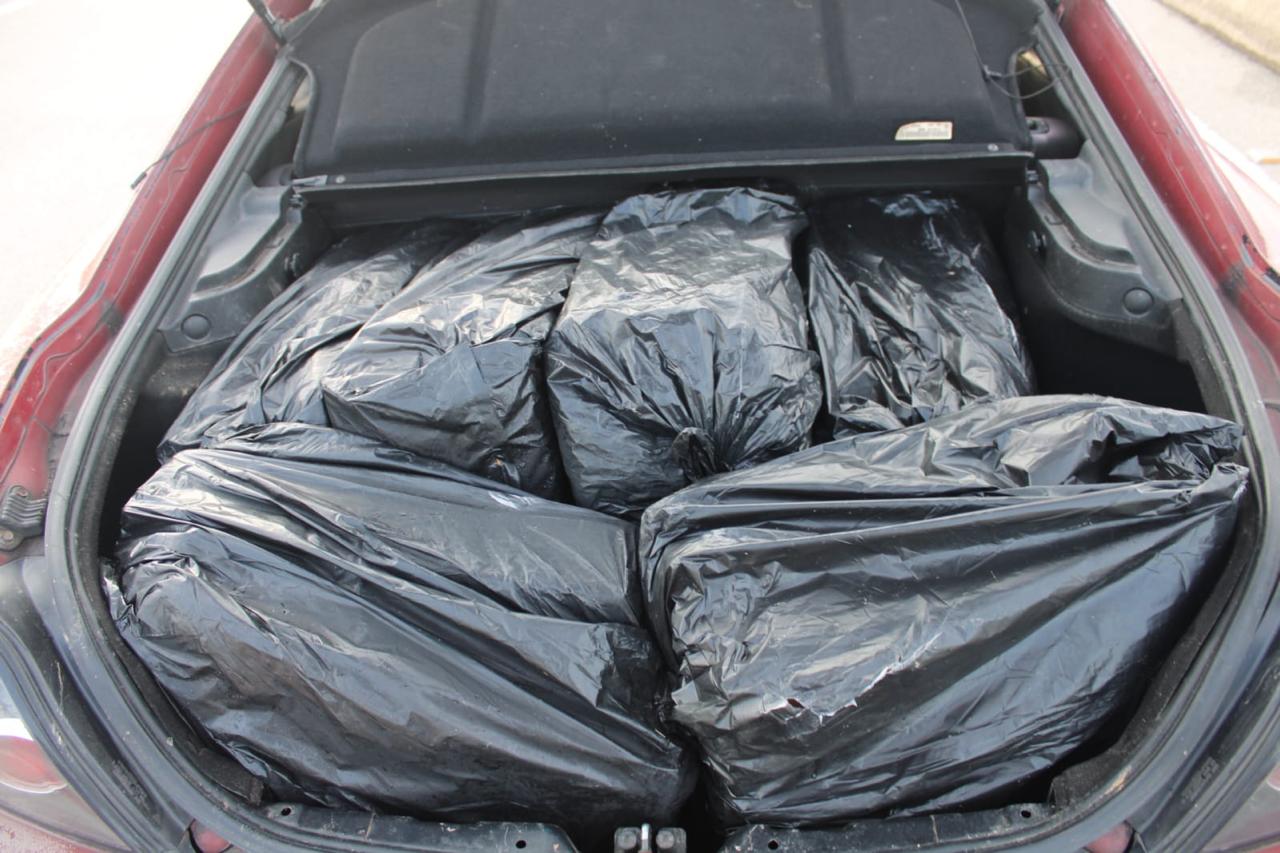 Cubaan seludup hati buyah, rokok berjaya digagalkan - EB