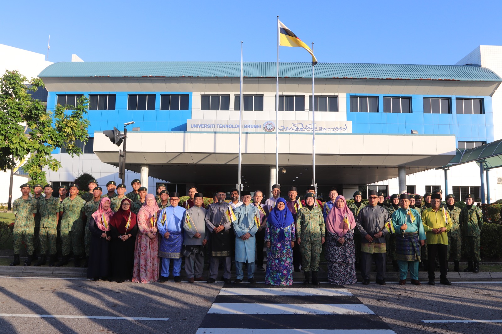 UTB HOSTS FLAG-HOISTING CEREMONY IN CONJUNCTION WITH 40TH NATIONAL DAY - EB