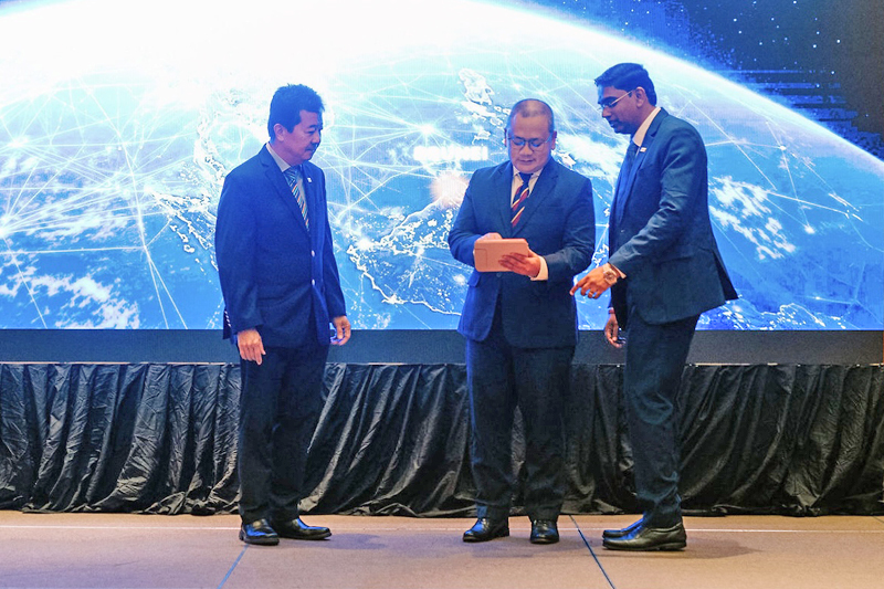 Innov8 Labs dilancar - EB