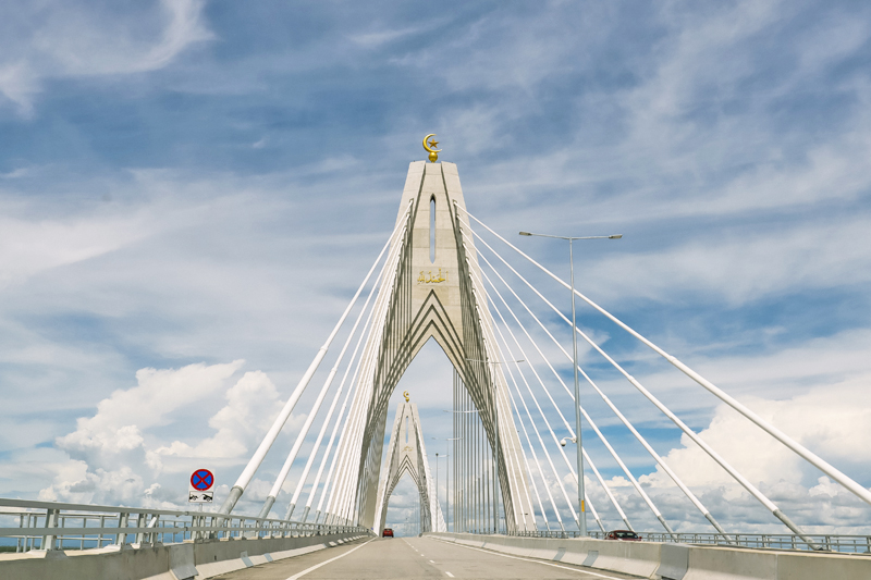 Hati-hati lalui Jambatan SHOAS - Everything Brunei