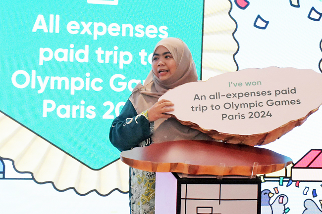 Paris, here they come - EB