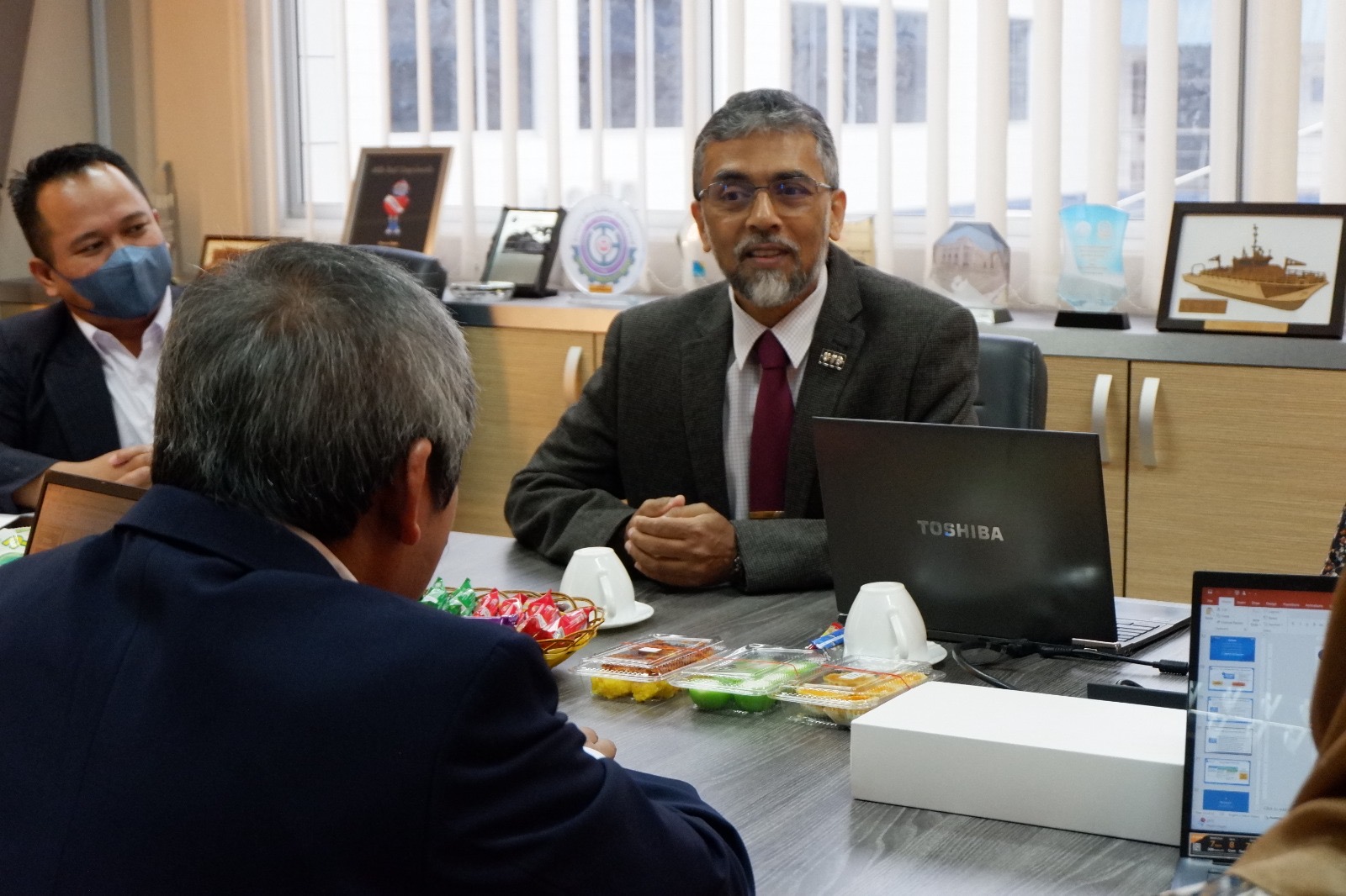 INSTITUT PERTANIAN BOGOR UNIVERSITY DELEGATES EXPLORE COLLABORATION ...
