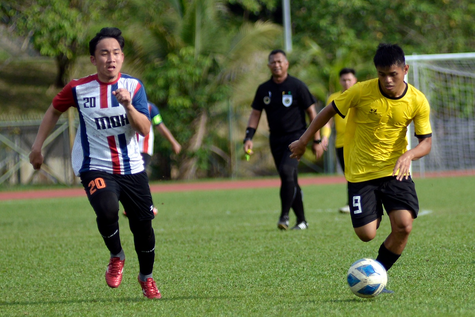 MOHA menang besar melangkah ke separuh akhir - EB