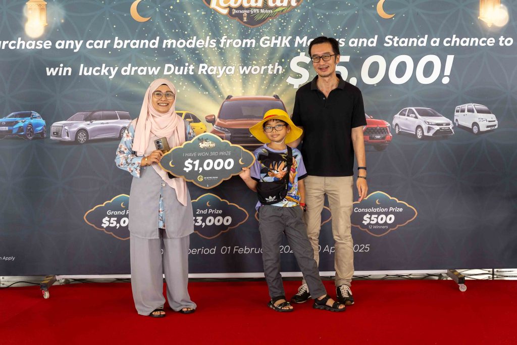 Muhammad Sahdan wins $5,000 Grand Prize in “Road to Lebaran” Campaign - EB