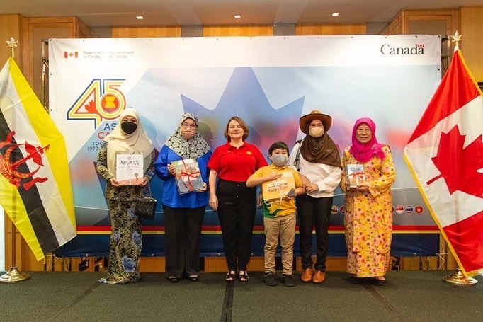 UTB JOINED THE FESTIVITIES OF CANADA DAY - EB