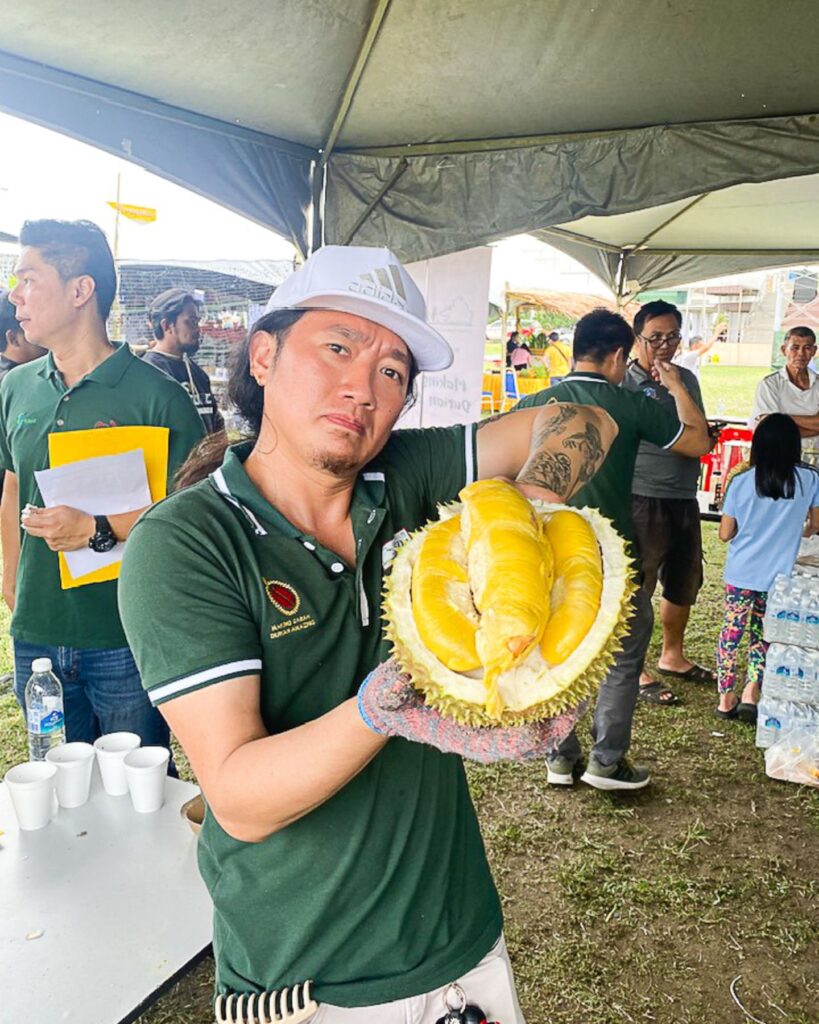 BiG Buzz : All Hail the King of Fruits! - EB